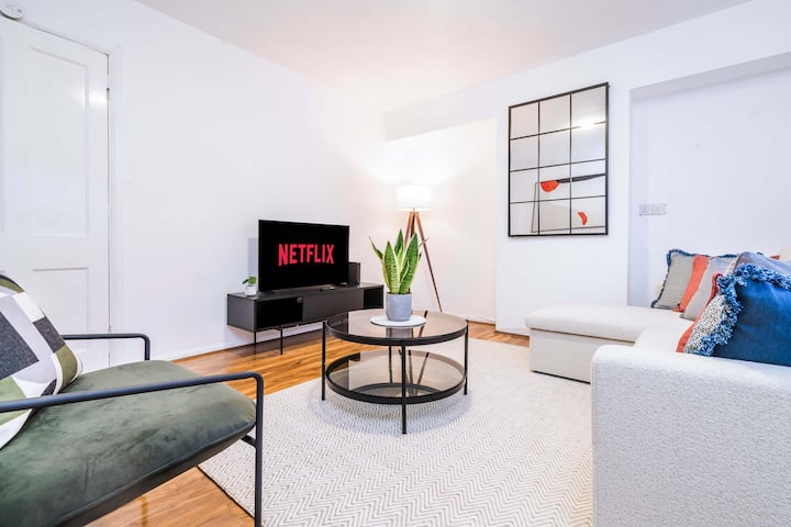 3 Bed House–contractors–free Parking–london 30 Min - Surbiton