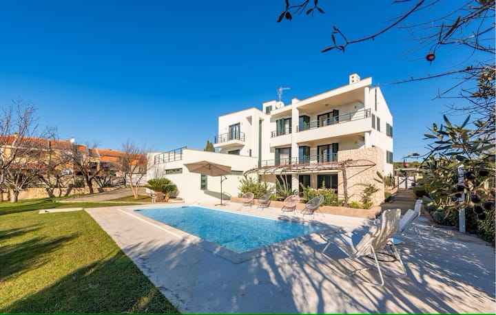 6 Bedroom Beautiful Home In Zadar - Zadar