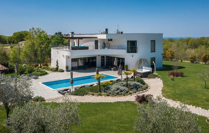 Amazing Home In Jursici With Sauna - Dignano