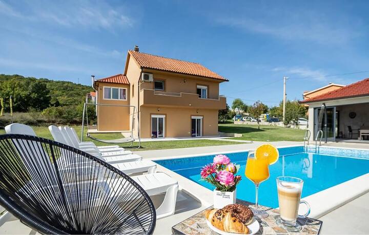 Stunning Home In Trilj With Wifi - Treglia