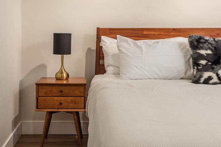 Modern Studio Located In The Center Of Downtown - Anchorage