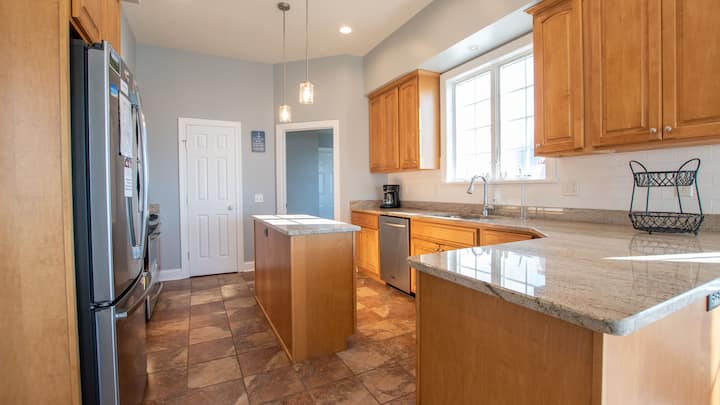 Gracie’s Place: Stunning Seneca Lake Escape! - Geneva, NY