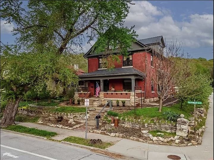Kc Blvd Heights: Spacious 7br Home, Central Locale - Kansas City