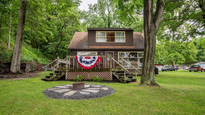Knotty And Nice: Sunset Views Close To Watkins Gle - Dundee, NY