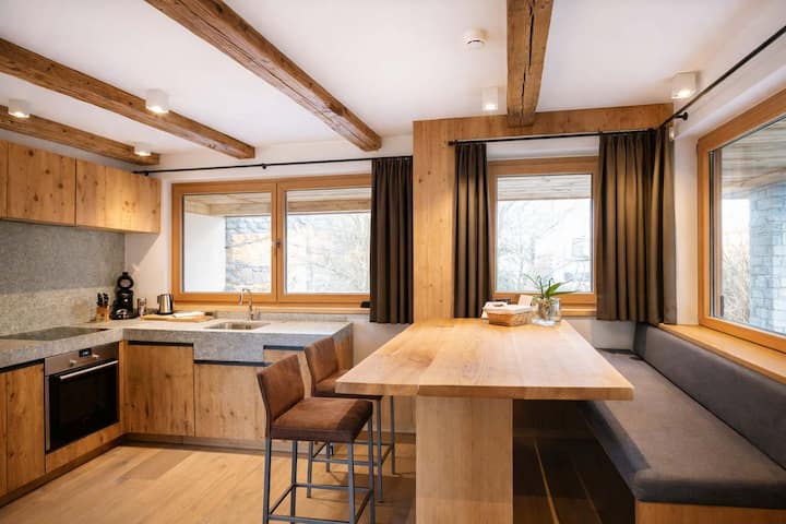 Alpenluxus Collection' Racing Suite – Sauna Access - Zillertal