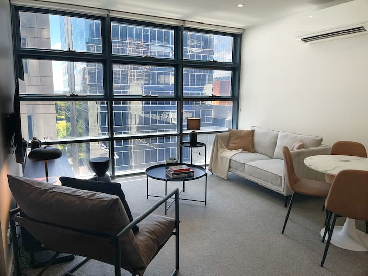 Modern And Elegant 1bd Apartment In The Cbd - Melbourne