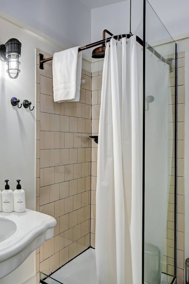 Onsite Events, From Art Shows To Djs - Montauk, NY