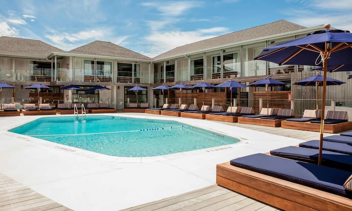 Onsite Events, From Art Shows To Djs - Montauk, NY