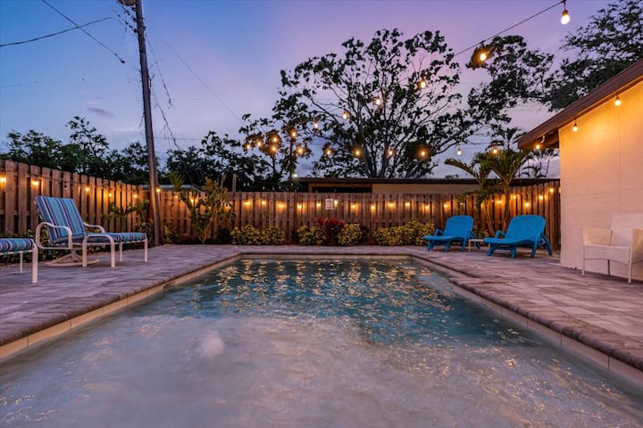Sarasota Sands Retreat - 4bd/3ba With Heated Pool - Sarasota, FL