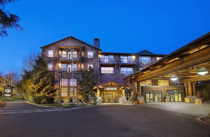 Enjoy Winter Vibes In 4 Lodge-styled Rooms, Pool - Vancouver, WA