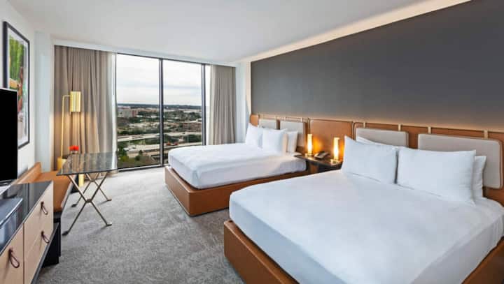 Modern Indulgence In A Luxe Hotel Experience - Houston, TX