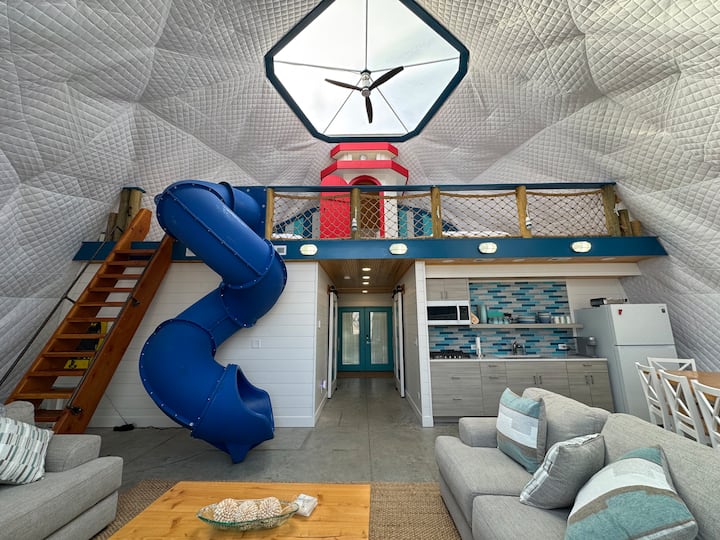 Coastal Dome - 4 Bedrooms - North Lake, South Bend