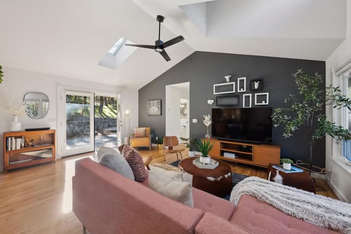 The Ravenwood Retreat - Glen Ellen, CA