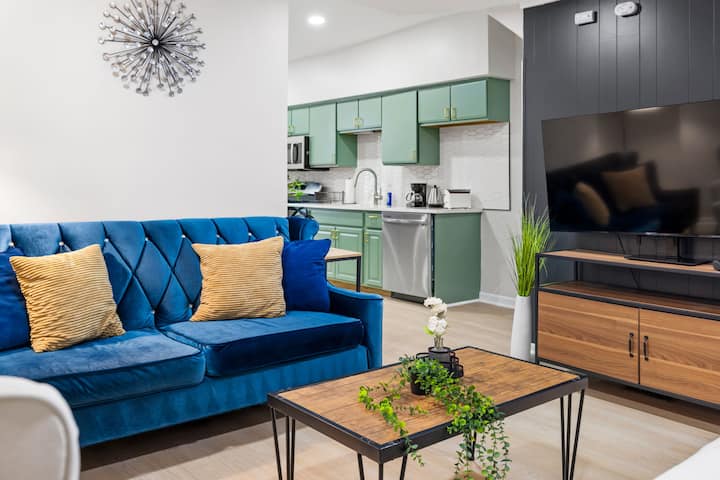 Colorful 5br 3ba In Oakland, Near Pitt & Cmu - Pittsburgh, PA