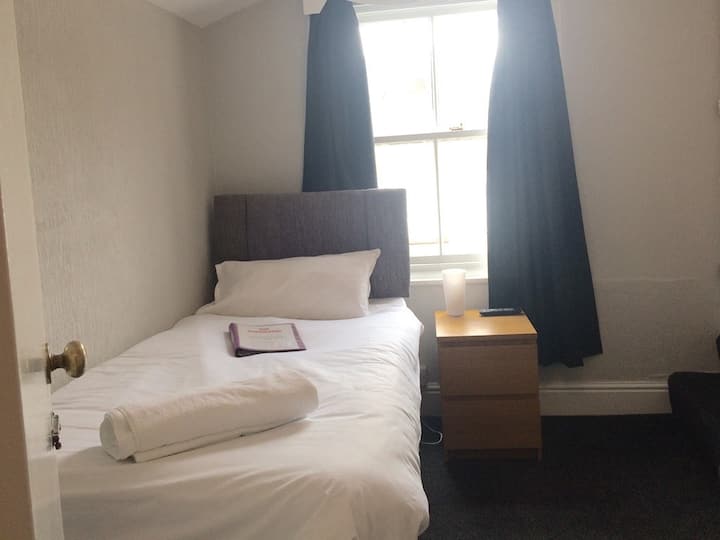 Chambre Simple-budget-sdb Privée Avec Douche - Southport