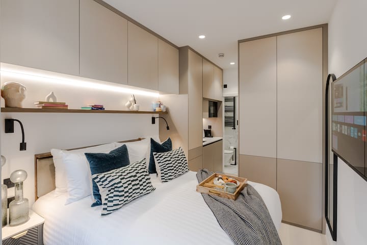 Your Apartment |  King Studio - 伯爵府