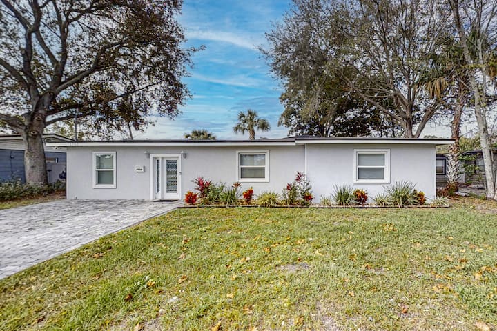 6br/house/enclosed Yard, Foosball And Air Hockey - Jacksonville, FL