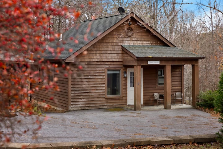 Enjoy Mountain Views, Fire Pit, Grill, Deck & Wifi - Fort Frederick State Park, Big Pool