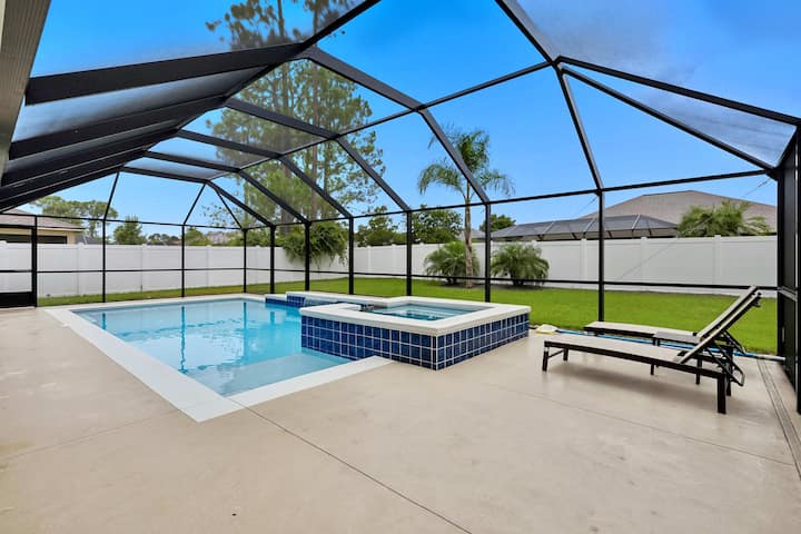 Modern 4br Fenced Near Beach Opt Heated Pool/spa - Palm Coast