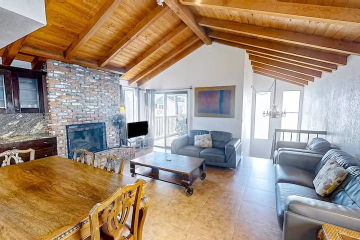 Coastal Duplex Home Steps From The Beach - Newport Beach, CA