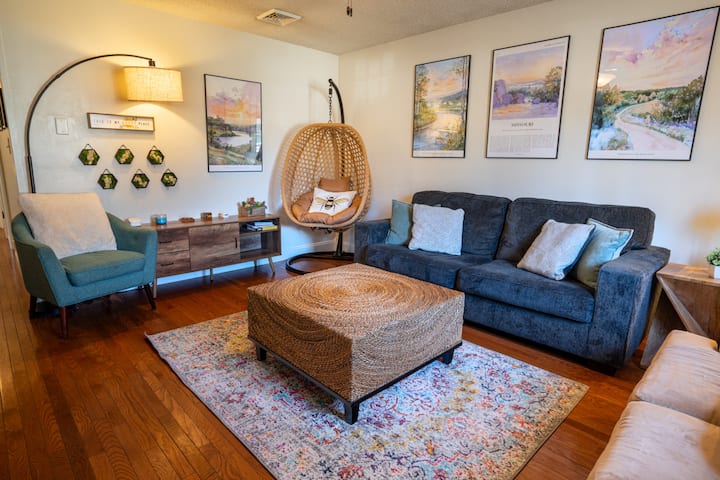 Main Retreat W/ King Bed In Master - Springfield, MO