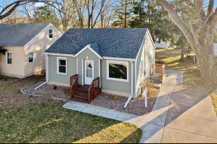 Cozy Kendall Charm - Green Bay, WI