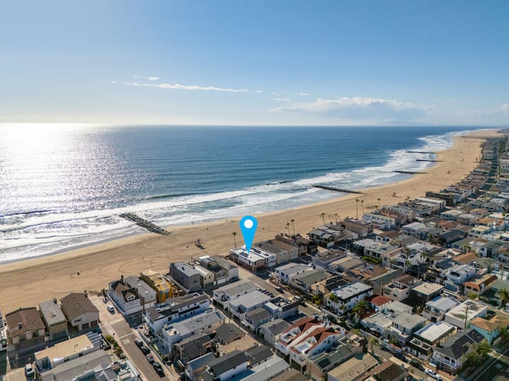 Oceanfront 3-bedroom Home With Private Patio - Newport Beach, CA