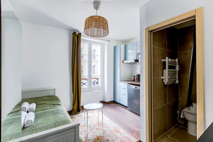 Studio Refait à Neuf Bastille - Paris