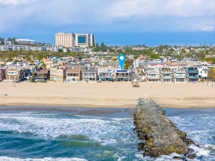 Oceanfront Duplex Getaway With Unbeatable Views - Newport Beach, CA
