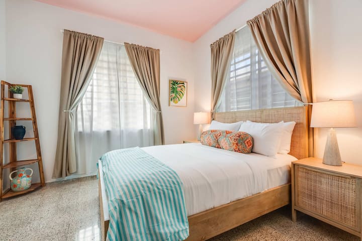 Near Condado Beach | Pool | Modern 2-bedrooms - San Juan