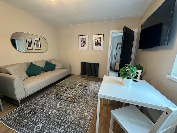 3 Bedroom Apartment In City Centre - Cardiff