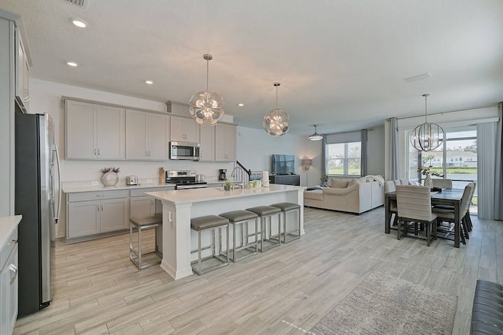 Sienna Sunset: Serene Townhome W/ Pool And Lanai - Sarasota, FL