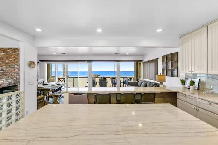 5-bedroom Oceanfront Escape With Private Balcony - Newport Beach, CA