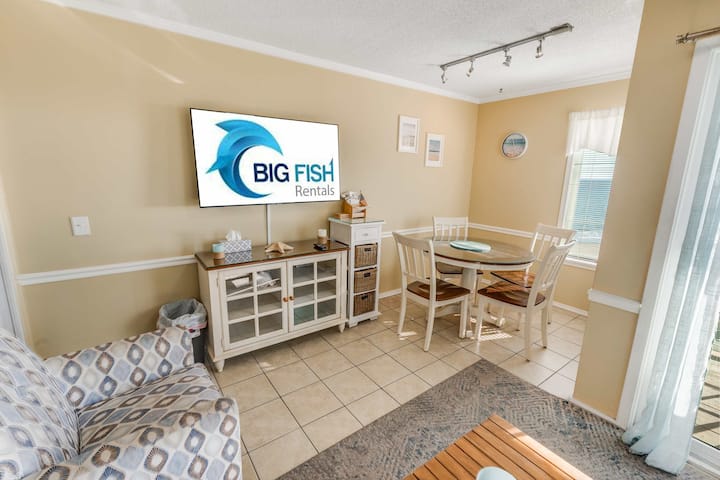 North Myrtle Newly Remodeled Oceanfront View Suite - North Myrtle Beach, SC