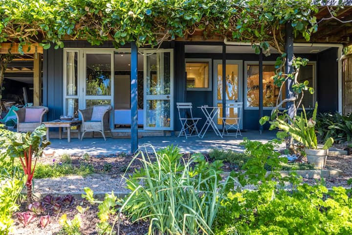 An Escape For The Senses - Our Island - Waiheke Island