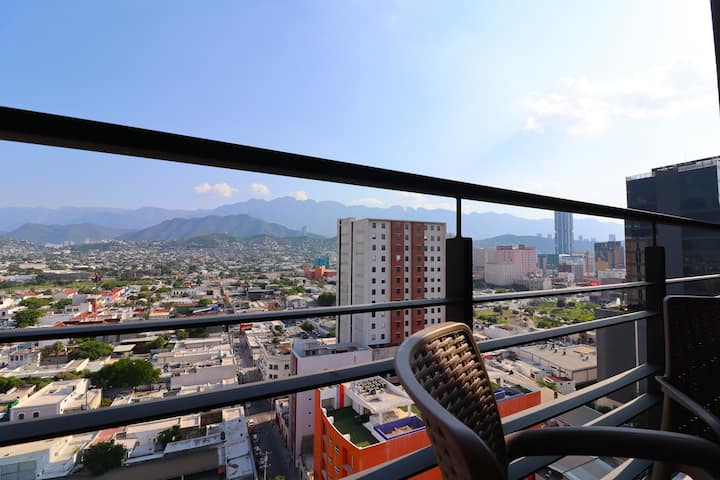 Central, 2 Bdrms W/ Pool & Stunning View - Monterrey