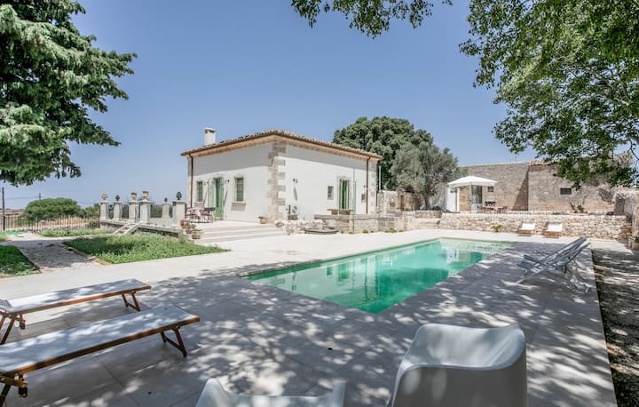 3 Bedroom Amazing Home In Ragusa - Comiso