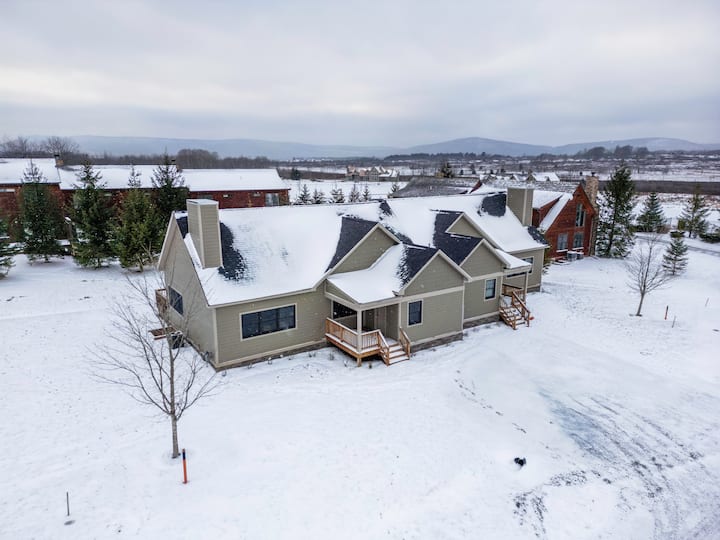 Close To Timberline! Hot Tub! - Canaan Valley, WV