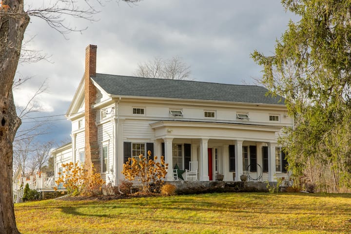 Willow Brook - Historic Farmhouse With Fun Playroo - Red Hook, NY