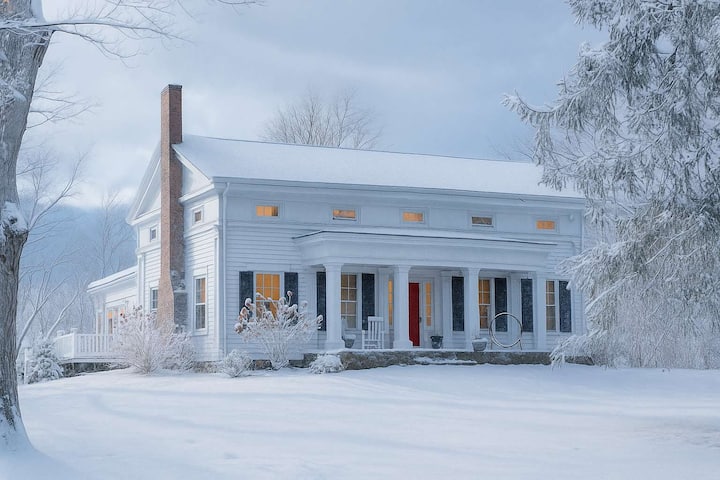 Willow Brook: Historic Farmhouse W/ Fun Playroom - Rhinebeck, NY