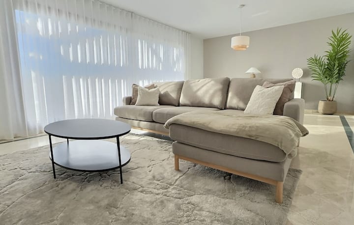 Beautiful Penthouse With Three Large Bedrooms - Casares