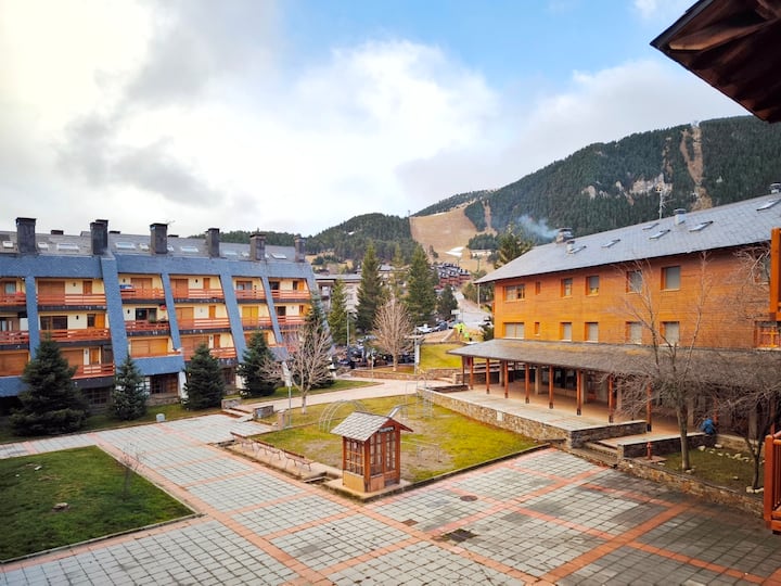 A Pie De Pistas De La Molina, La Mejor Ubicación - Bagà