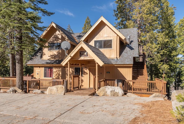 Yosemite Quail - Nestled In With A View! - Yosemite Valley, CA