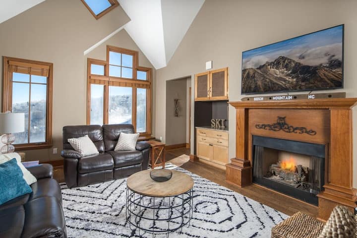 Large, Ski-in/ski-out, Hot Tub, Wet Bar, Sleeps 16 - Banner Elk, NC