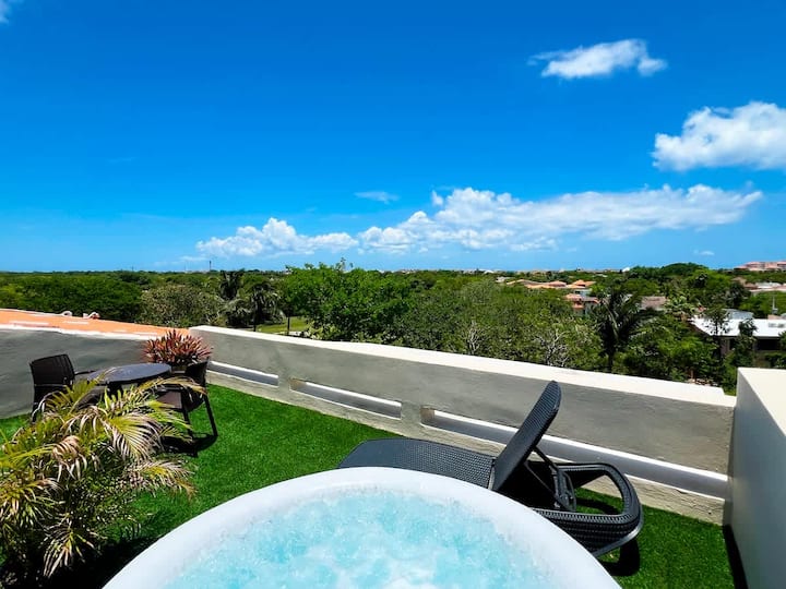 Romantic Getaway W/ Jacuzzi & Jungle View - Puerto Aventuras