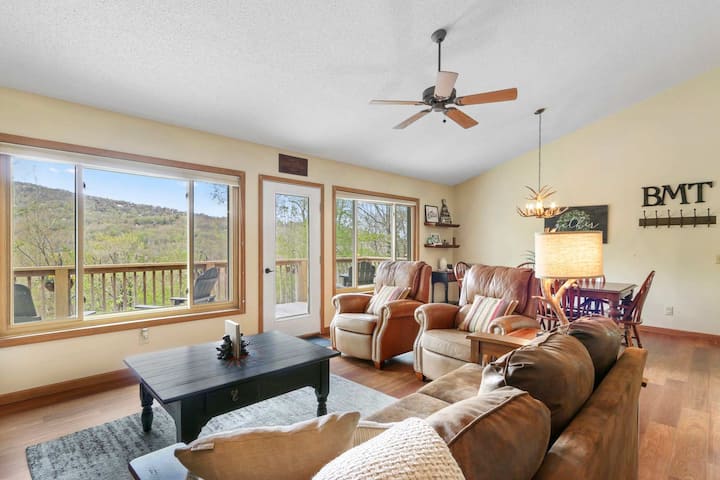 Pet-friendly Beech Mtn Retreat W/ Views - Beech Mountain, NC