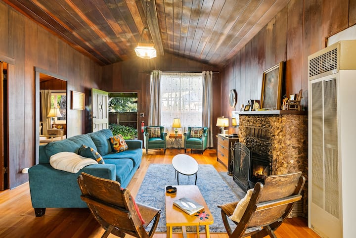Bay Tree Cottage ~ Charming & Rustic Cabin, Dogs - Guerneville, CA