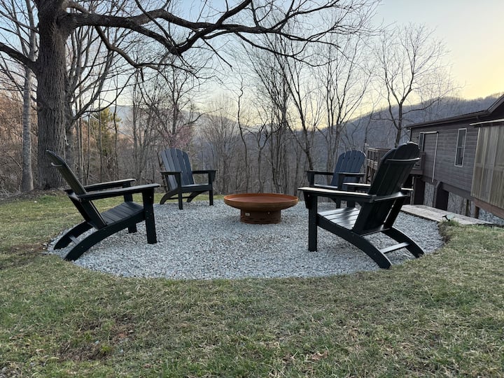 Spacious Cabin With Mountain Views - Boone, NC