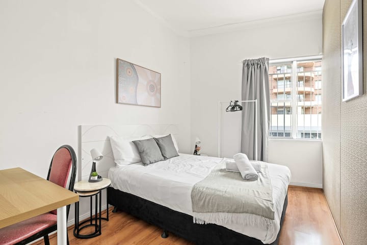 Double Room - Next To The Station - Randwick