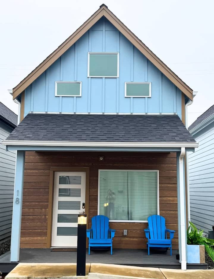 Roadside At The Commons 18 - Dog/ada Accessible - Seaside, OR